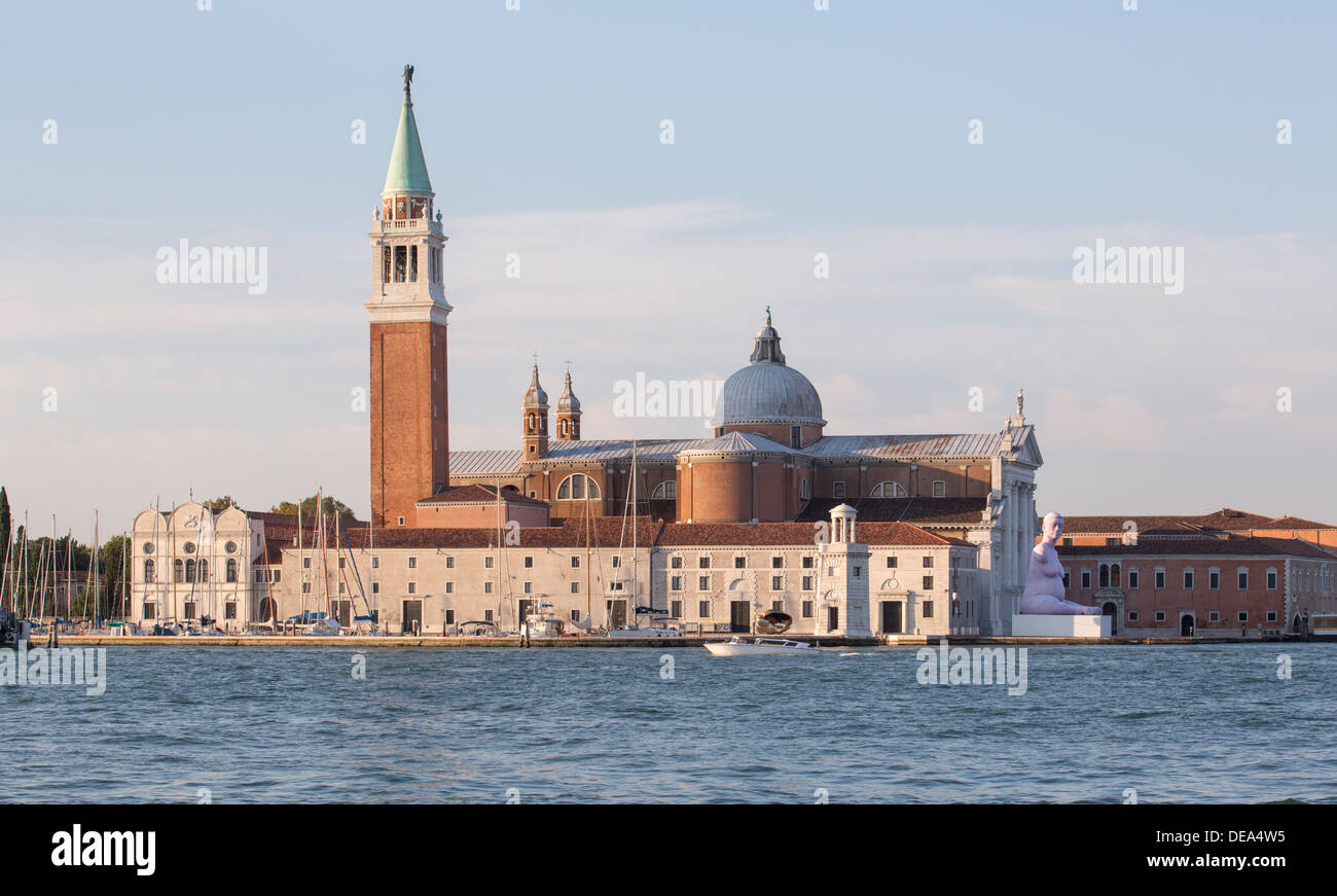 Statue of san giorgio hi-res stock photography and images - Alamy