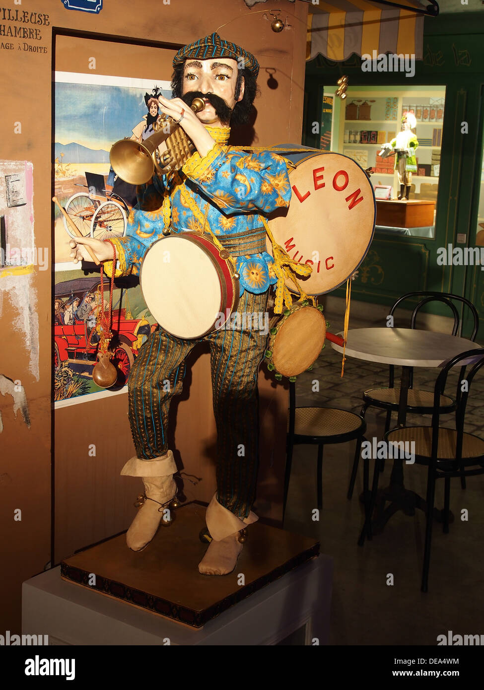 Automata figures hi-res stock photography and images - Alamy