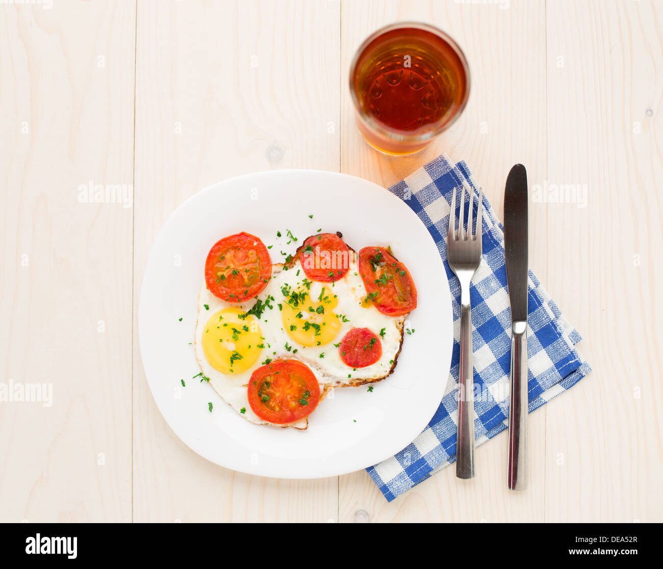 Egg plate hi-res stock photography and images - Alamy