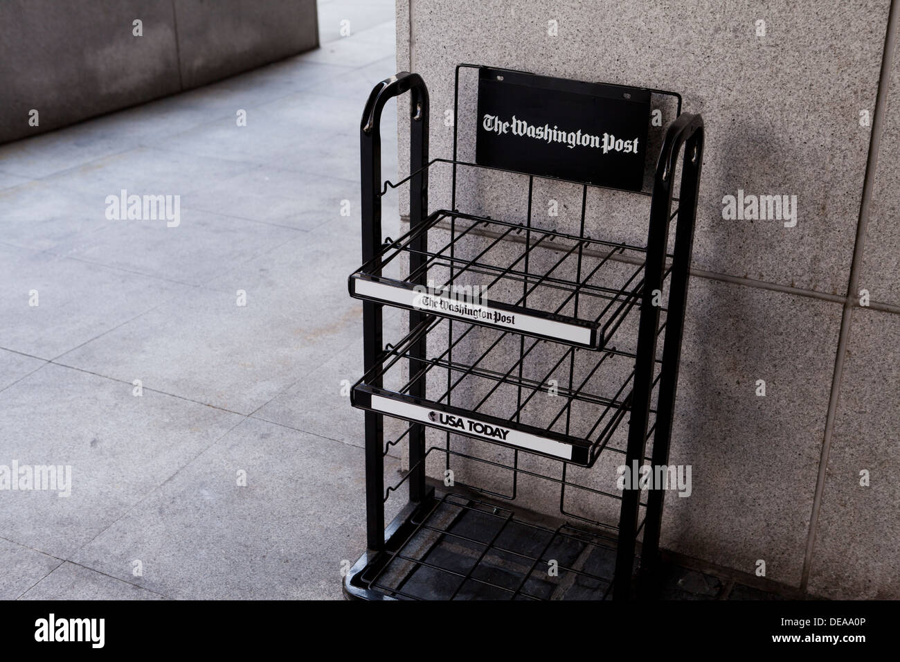 Newspaper stand usa hi-res stock photography and images - Alamy
