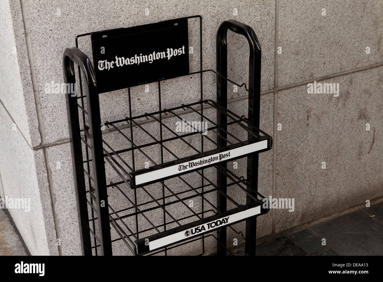 Empty newspaper display stand hi-res stock photography and images - Alamy