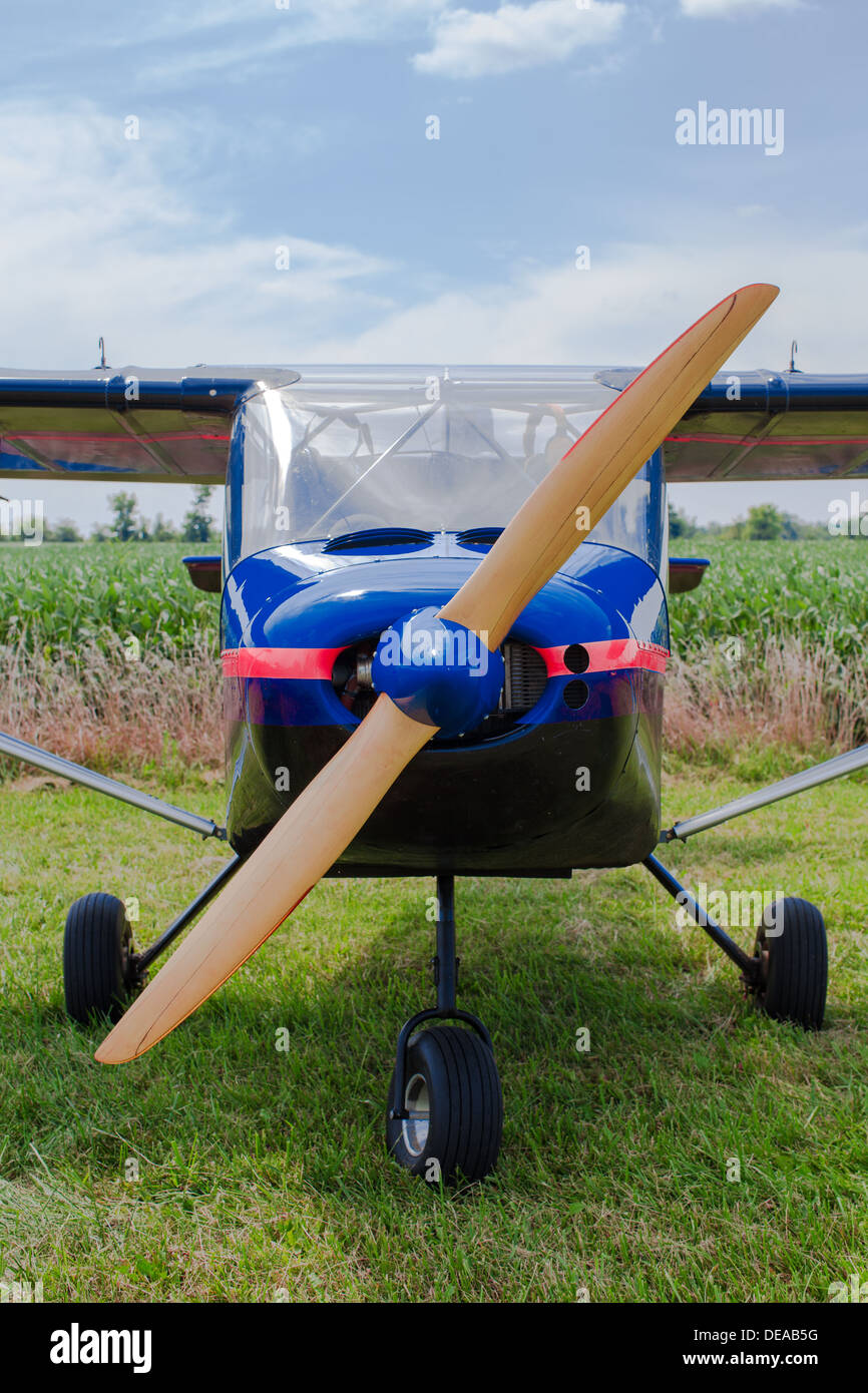 In cockpit propeller engine hi-res stock photography and images - Alamy