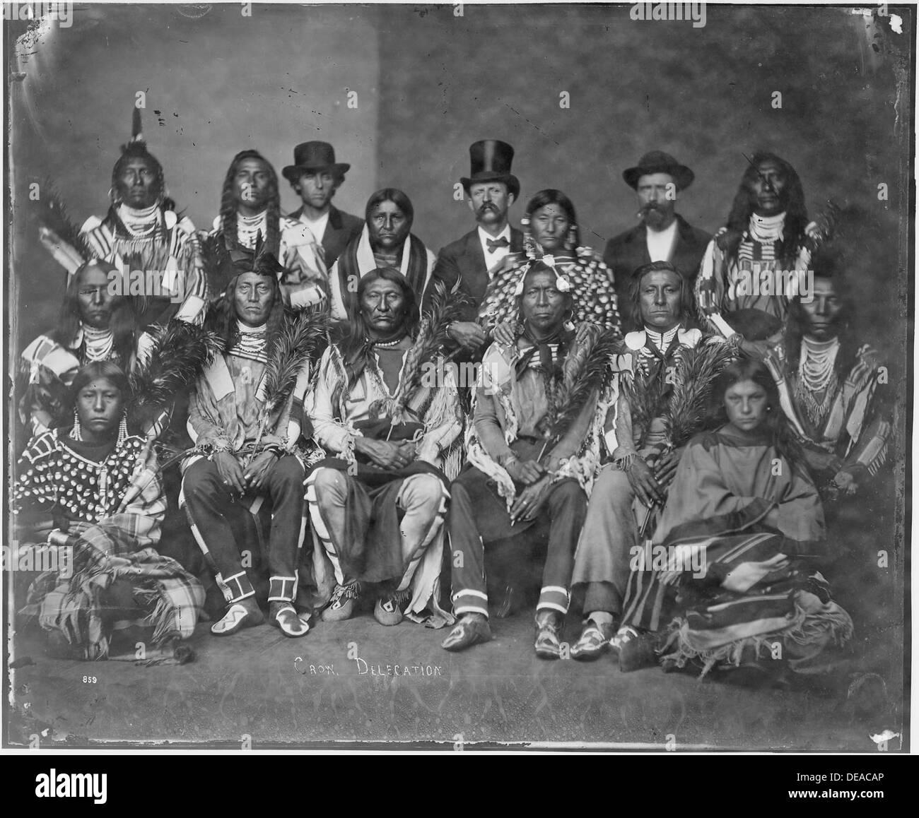 Crow tribe hi-res stock photography and images - Alamy
