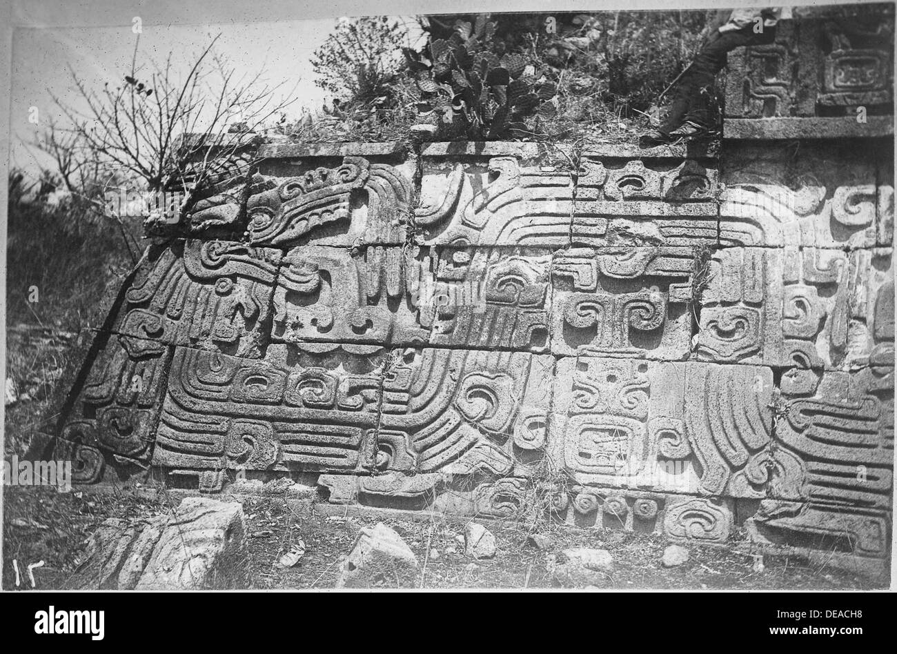 View historical ruins in ancient Black and White Stock Photos & Images ...