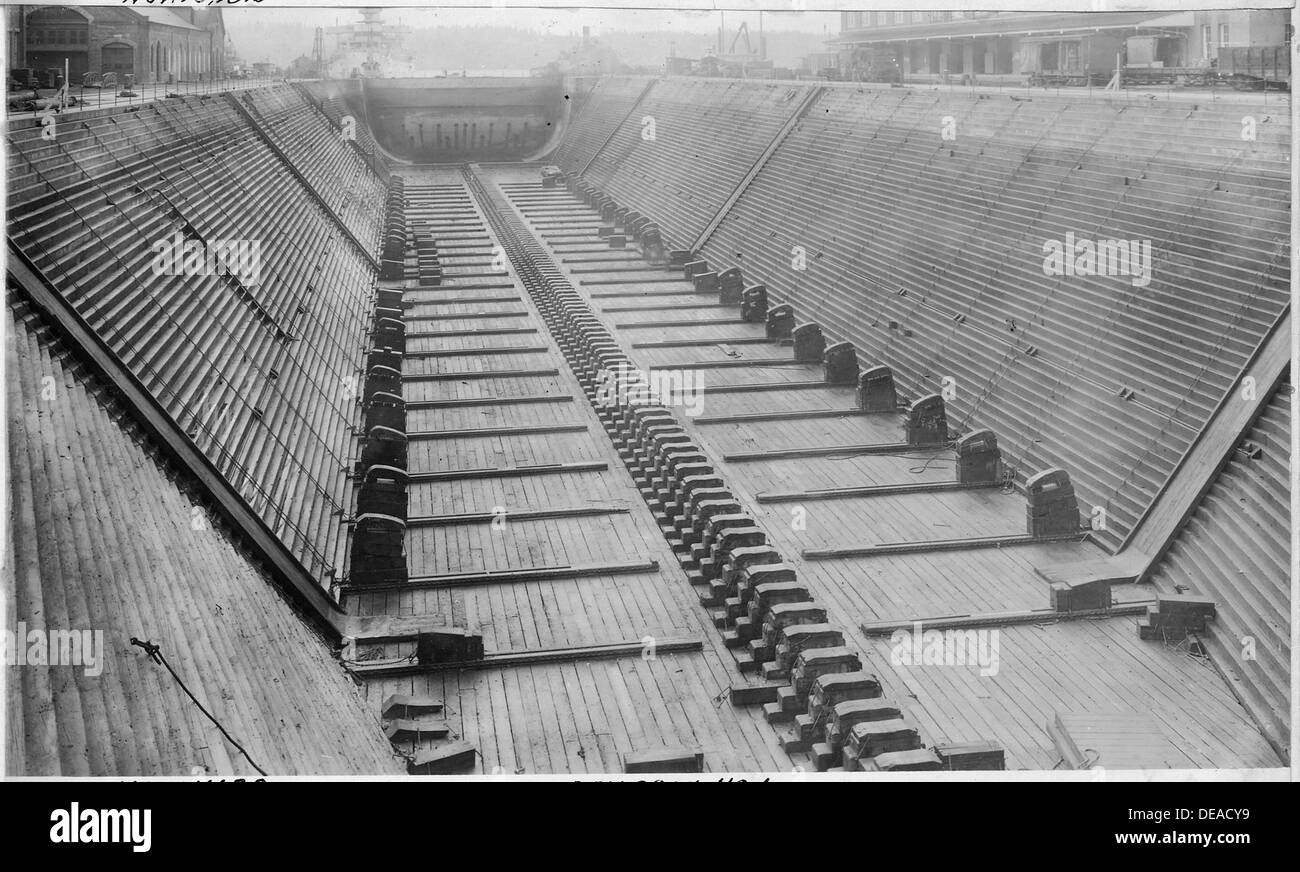 Empty dry dock Black and White Stock Photos & Images - Alamy