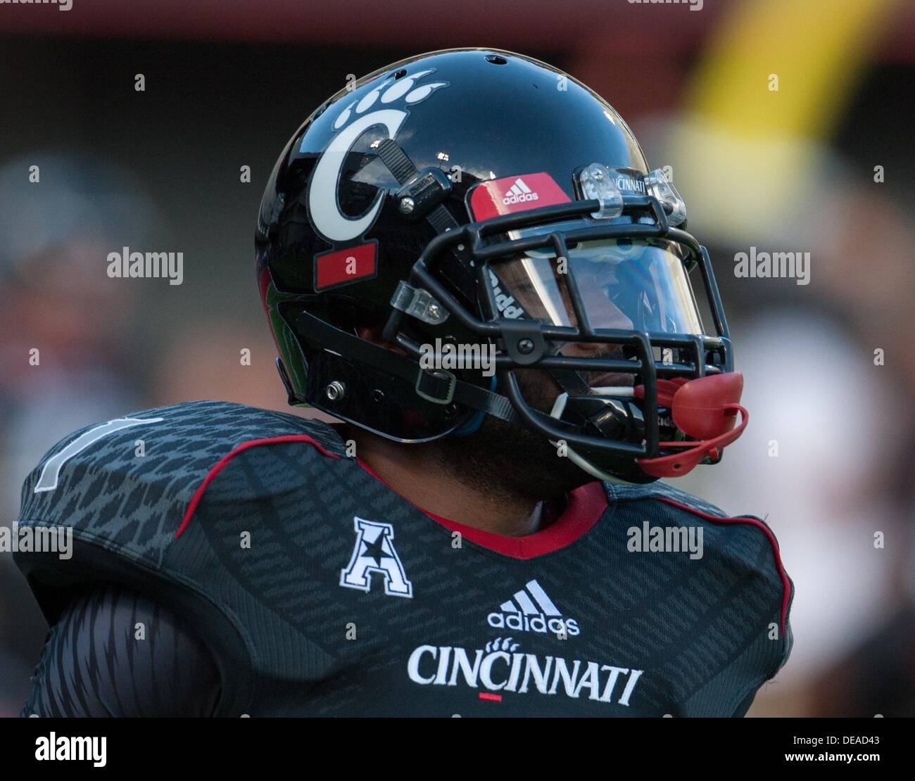 Running back ralph abernathy iv hi-res stock photography and images - Alamy