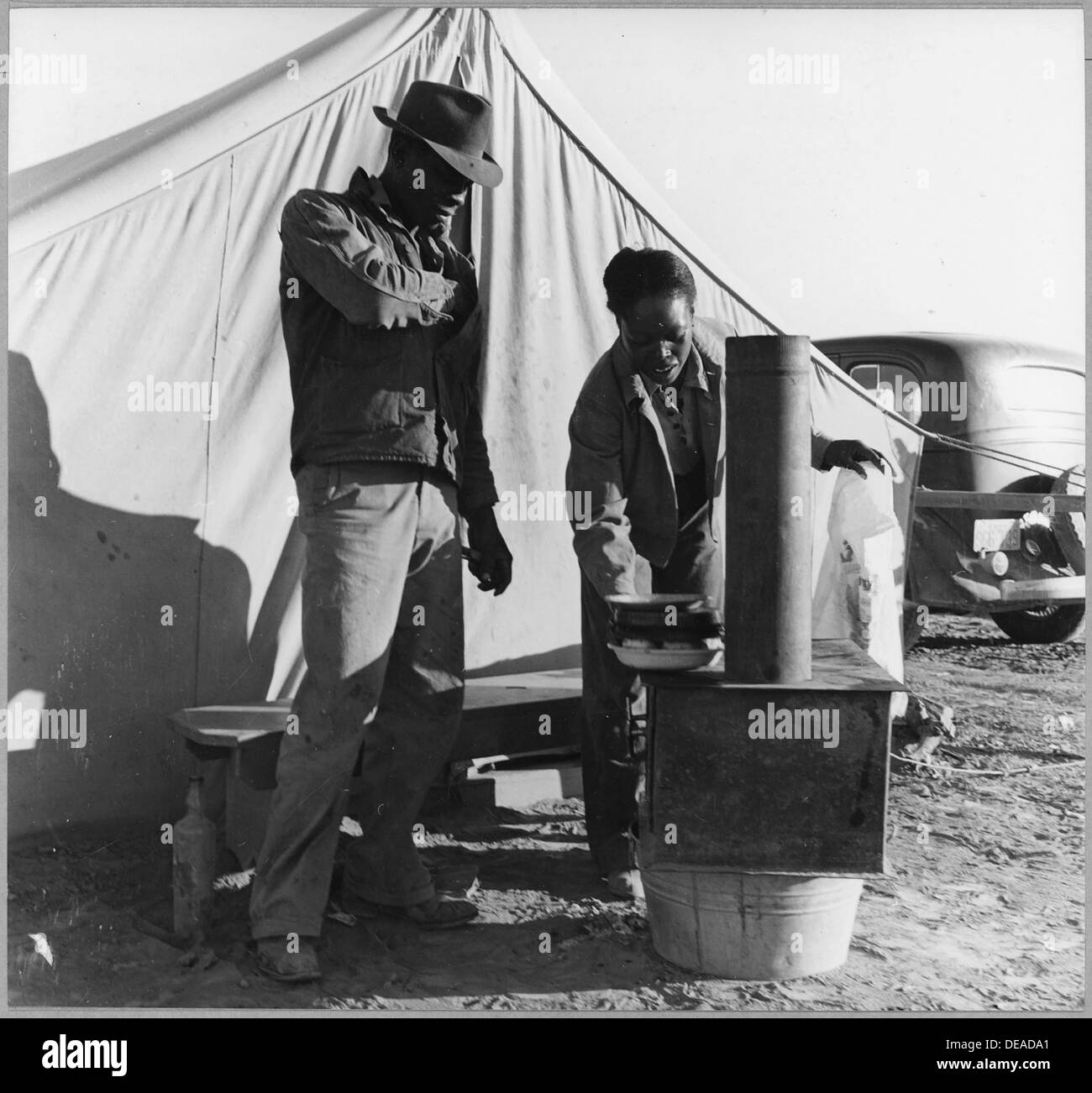 Eloy District, Pinal County, Arizona. (African-American) cotton pickers ...