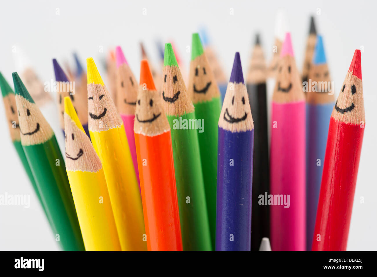 Smiling faces hi-res stock photography and images - Alamy