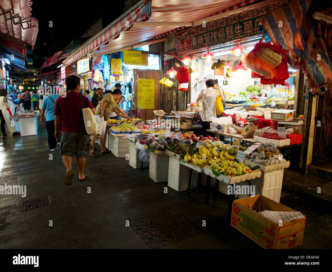 Friday night market hi-res stock photography and images - Alamy