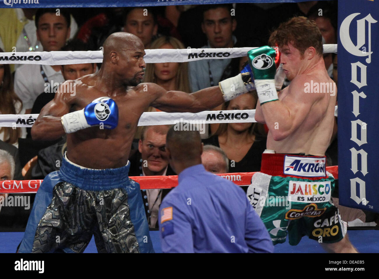 Saul canelo alvarez world title hi-res stock photography and images - Alamy