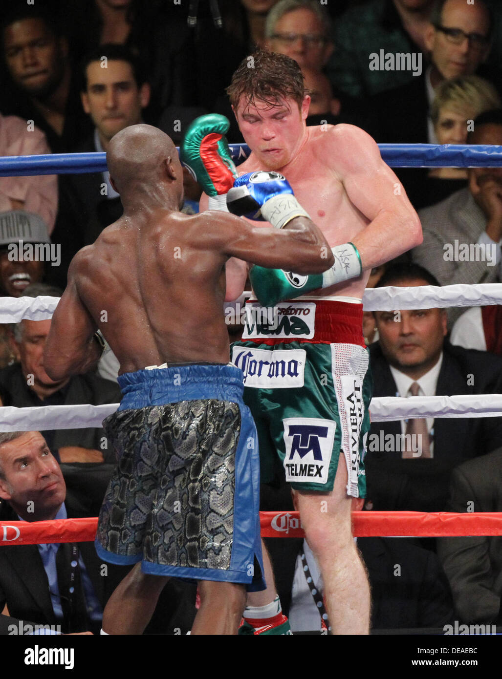 Saul canelo alvarez world title hi-res stock photography and images - Alamy