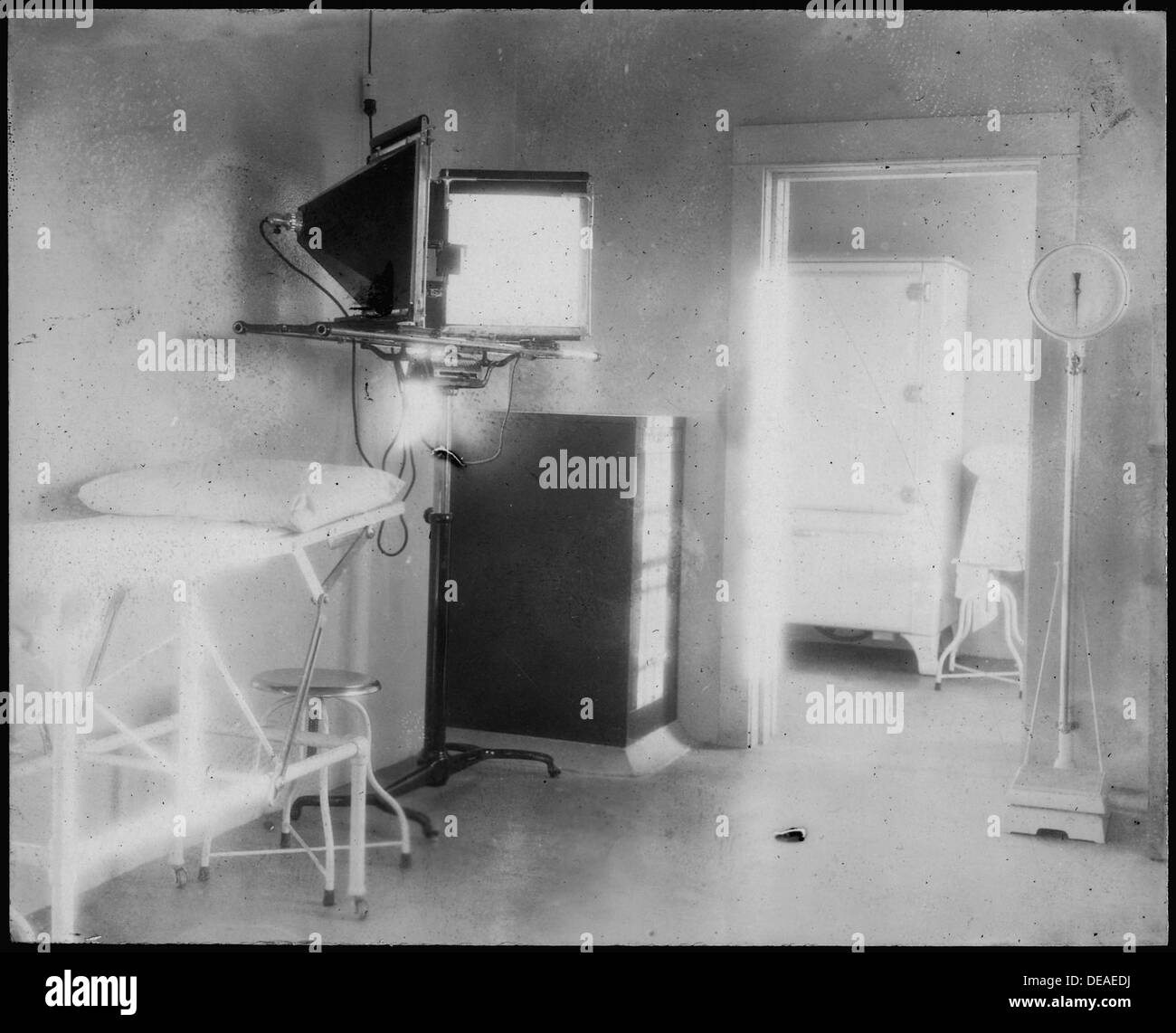 Vintage operating room hi-res stock photography and images - Alamy