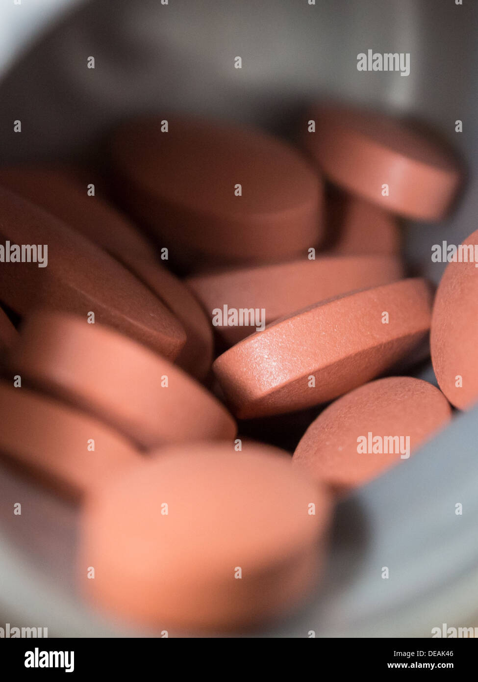 Food supplement tablets hi-res stock photography and images - Alamy