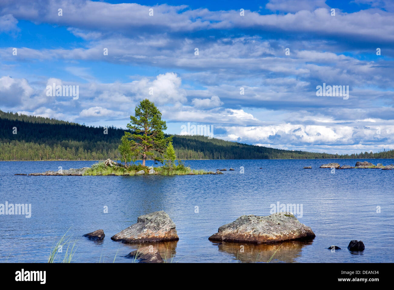 Lake Gutulisjoen and Gutulia National Park, Hedmark county, Norway ...
