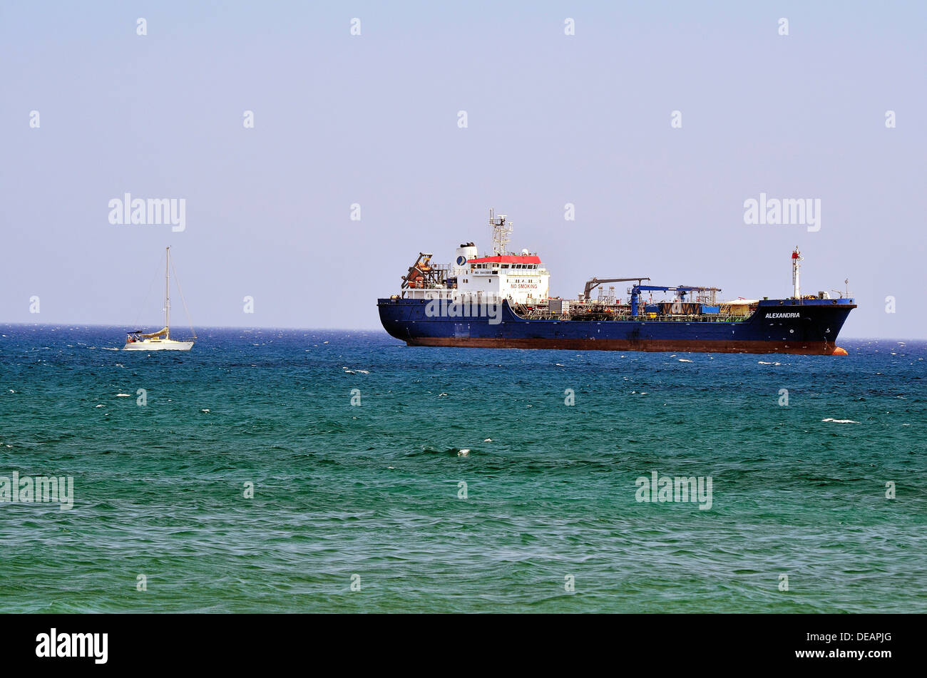 Boat carrying cargo hi-res stock photography and images - Alamy