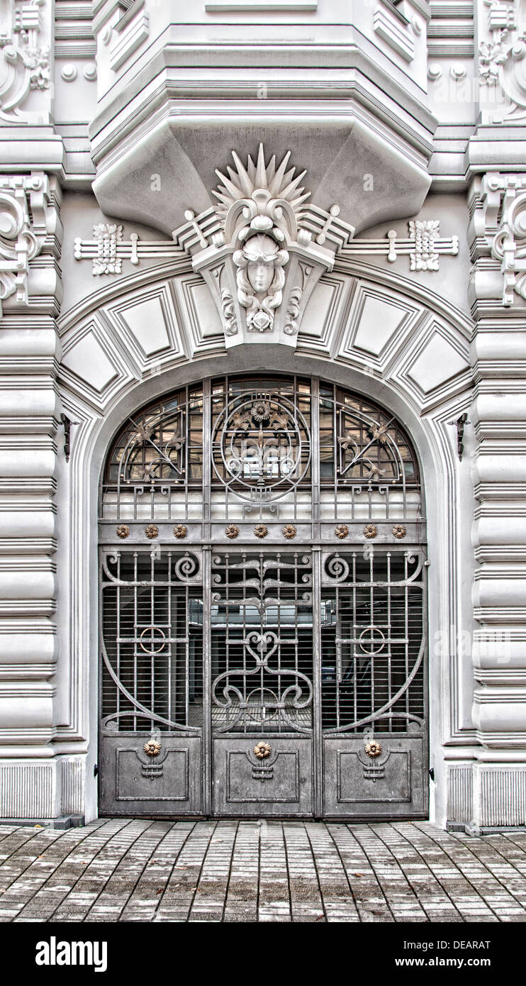 Opening grand door hi-res stock photography and images - Alamy