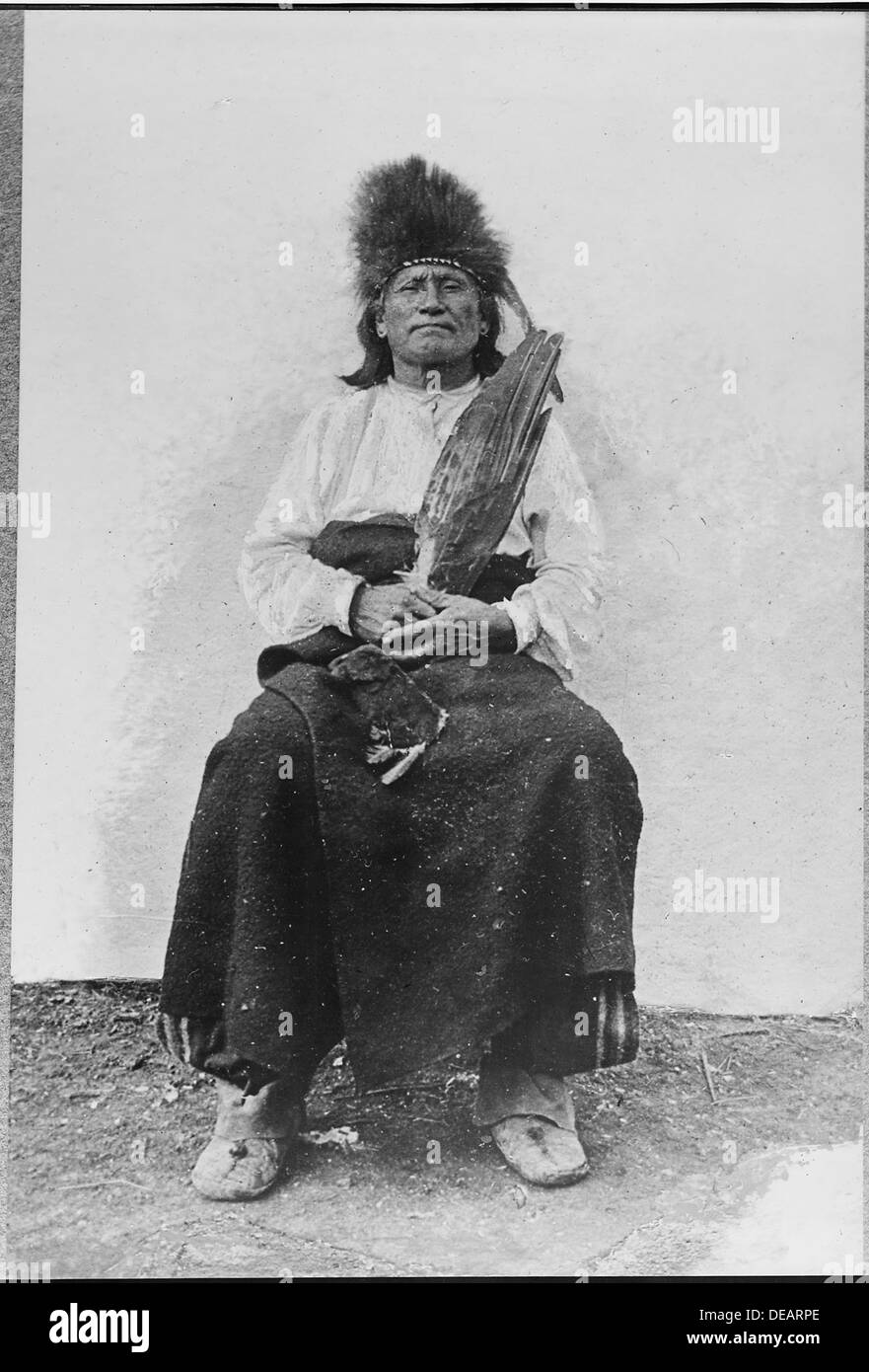 Native american tribes portrait Black and White Stock Photos & Images ...