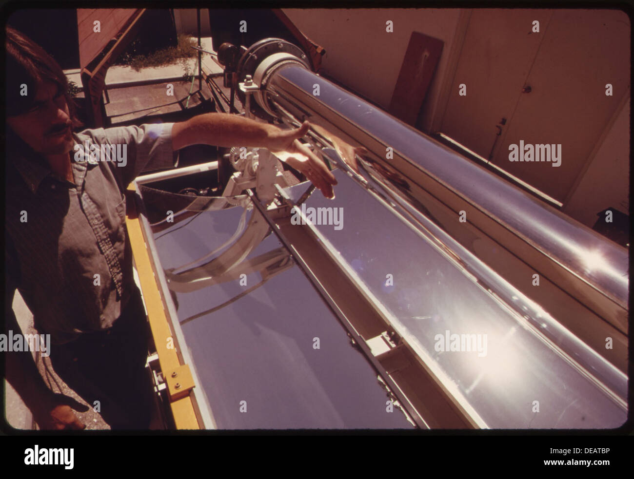 Prototype of a linear parabolic reflector, an innovative technology ...