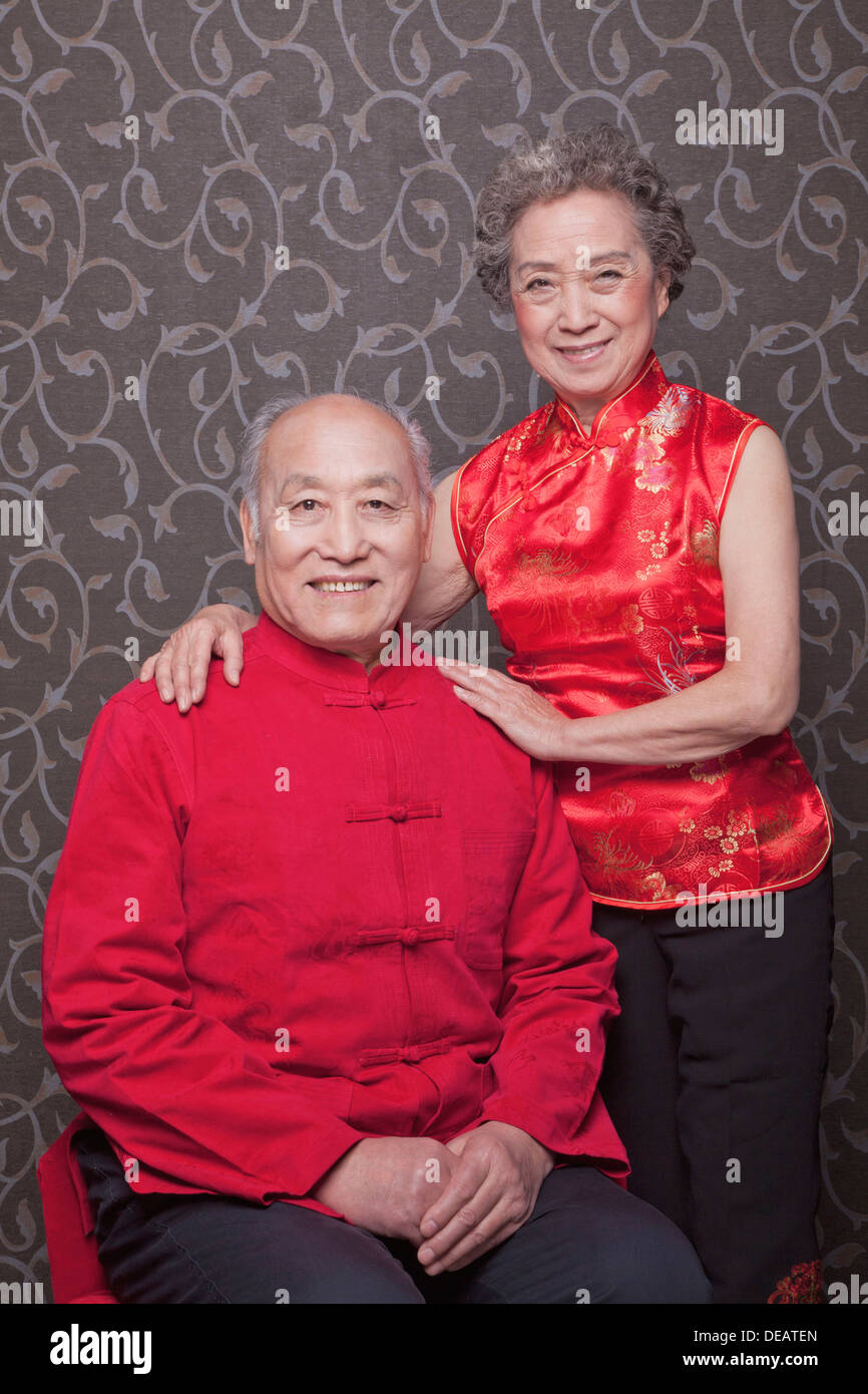 Senior chinese couple sitting hi-res stock photography and images - Alamy