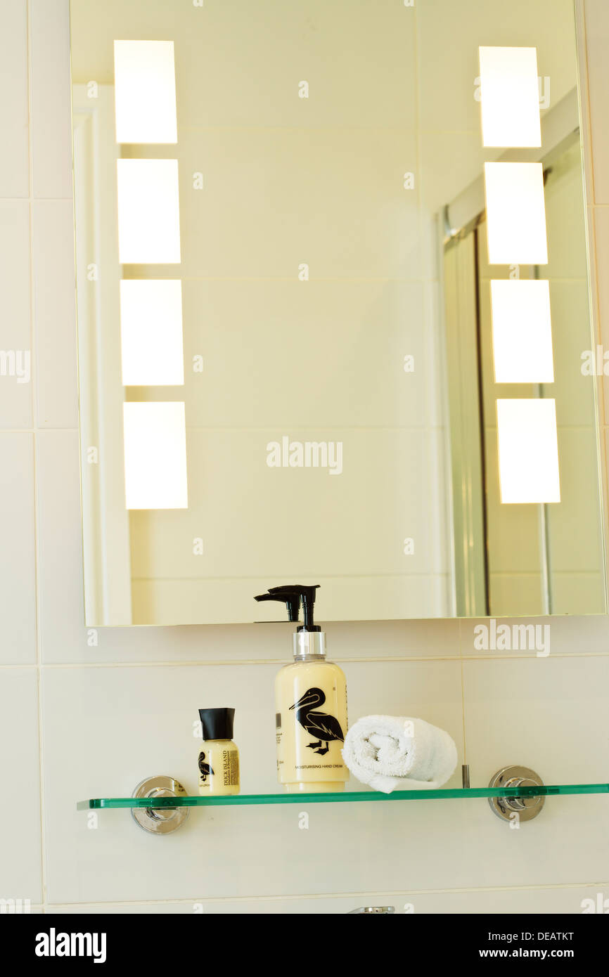 Wash basin hi-res stock photography and images - Alamy