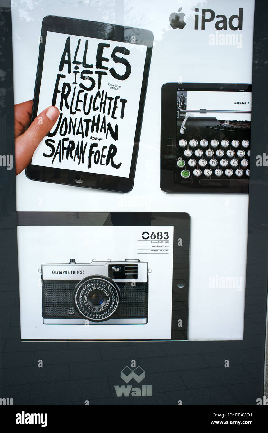 Electronic advertising board hi-res stock photography and images - Alamy