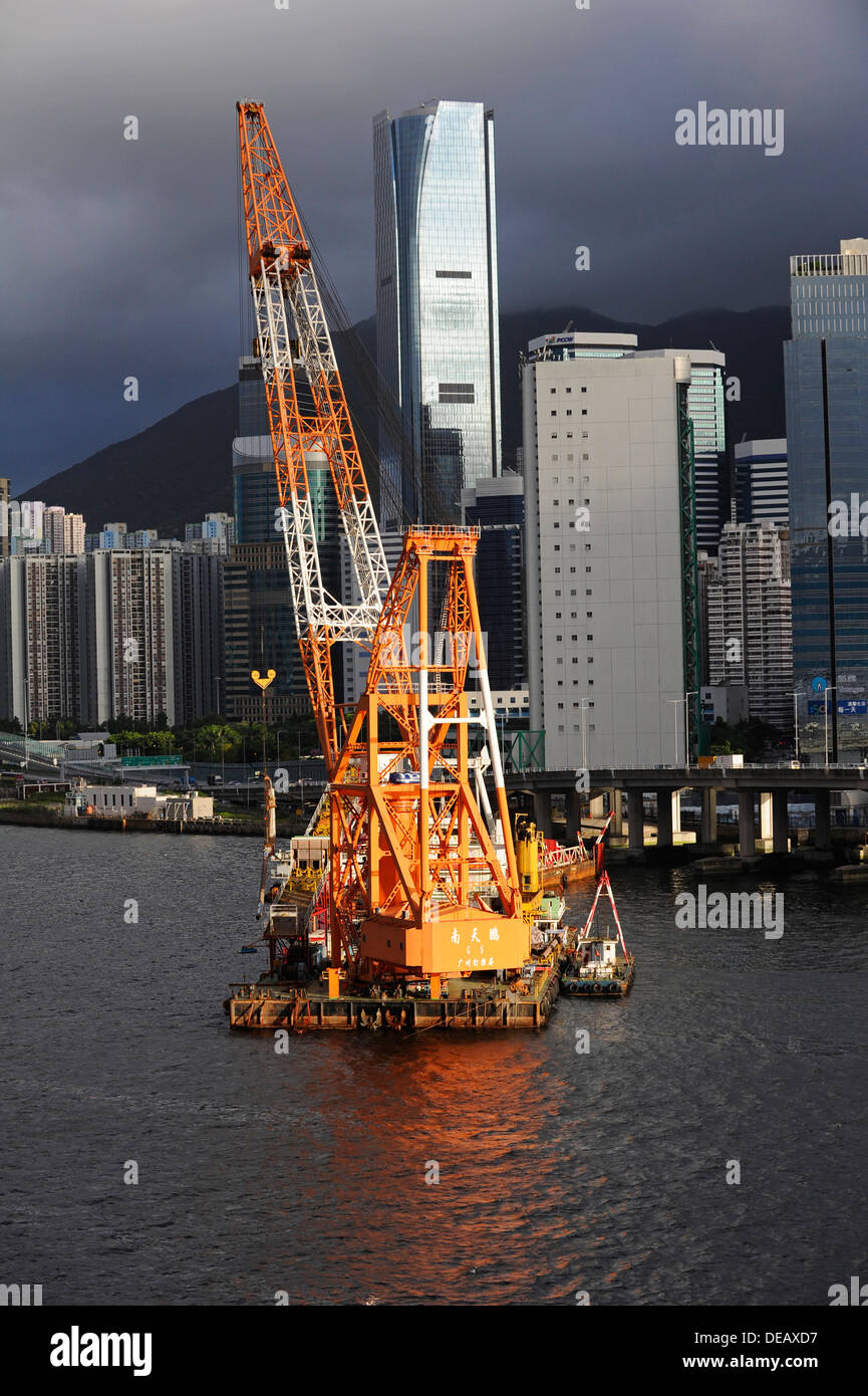 Large crane mounted onto a platform in Hong Kong bay Stock Photo - Alamy