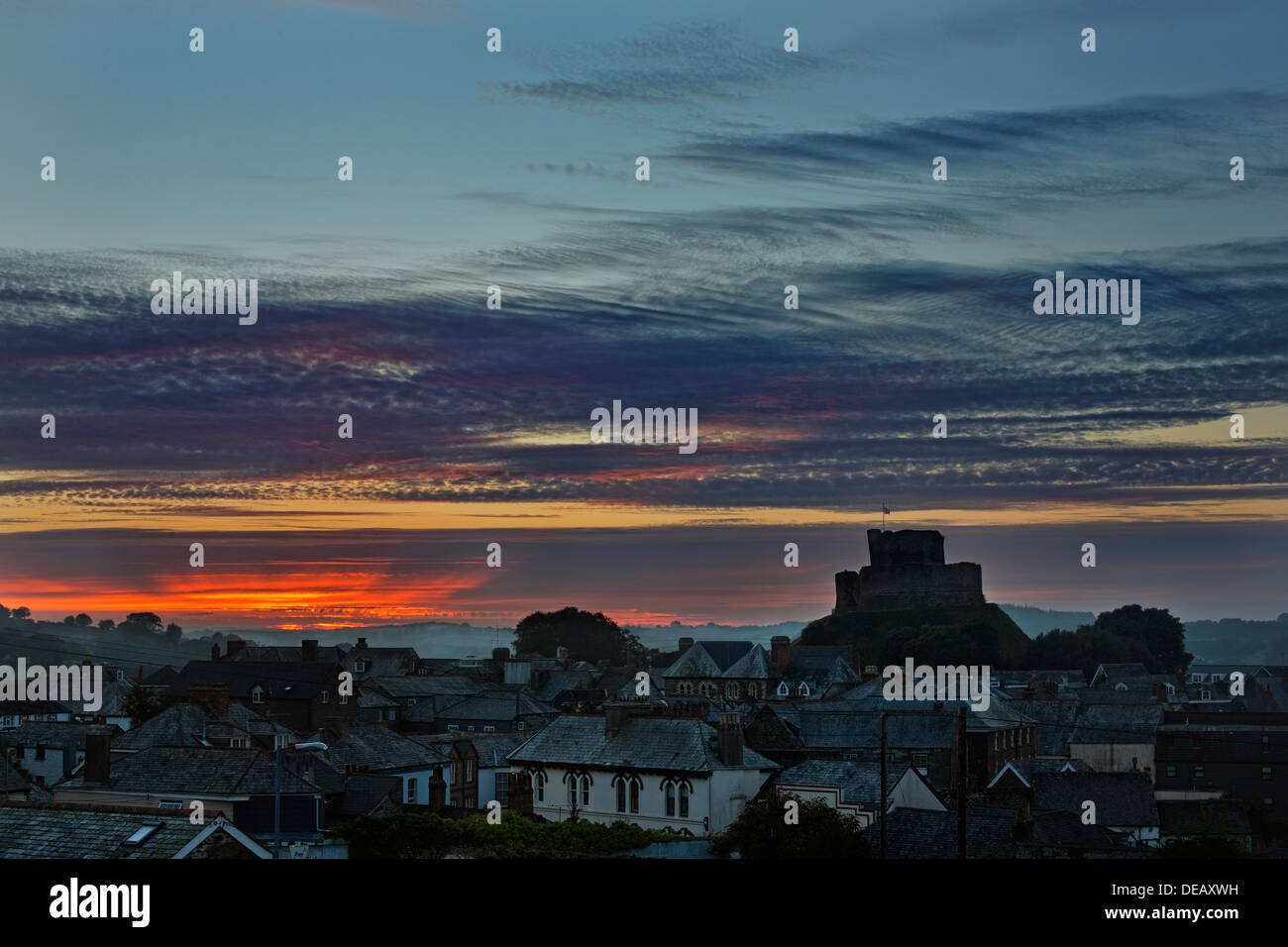 sunset over Launceston castle Stock Photo - Alamy