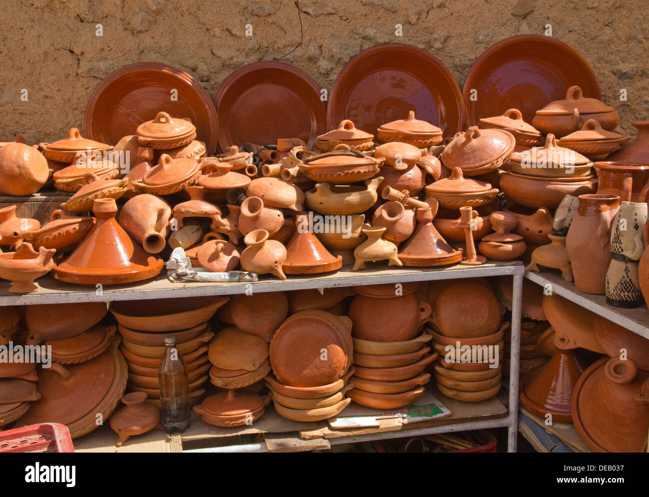 Cooking pots hi-res stock photography and images - Alamy