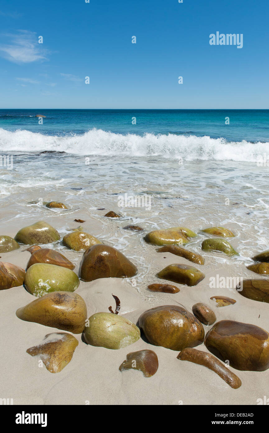 Smooth round rocks hi-res stock photography and images - Alamy