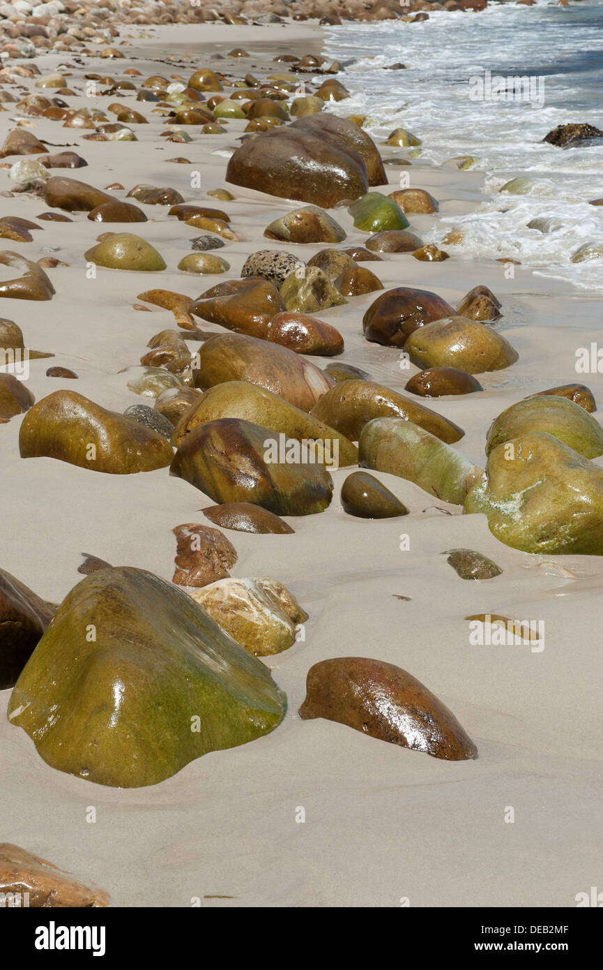 Smooth round rocks hi-res stock photography and images - Alamy