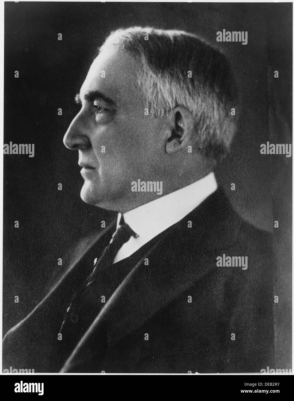 Left profile hi-res stock photography and images - Alamy