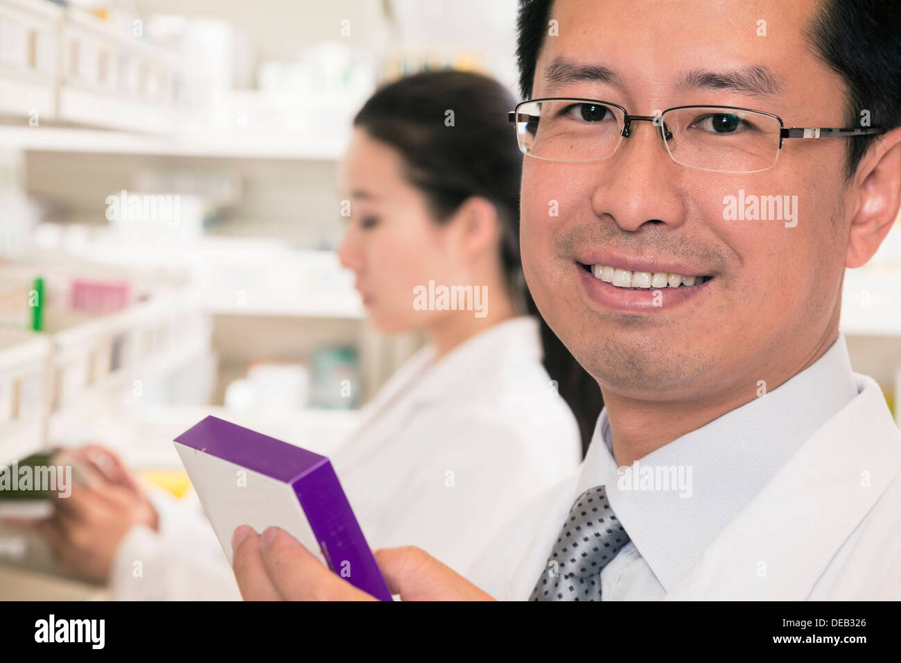 Portrait two smiling pharmacist hi-res stock photography and images - Alamy