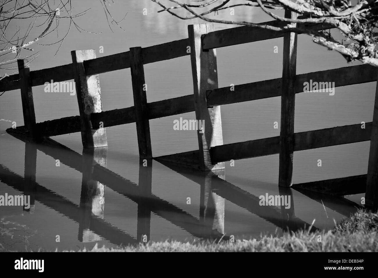 Timber wooden fence posts hi-res stock photography and images - Alamy