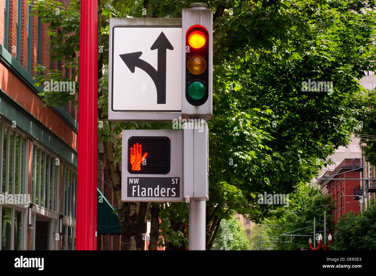 Urban downtown street corner intersection hi-res stock photography and ...