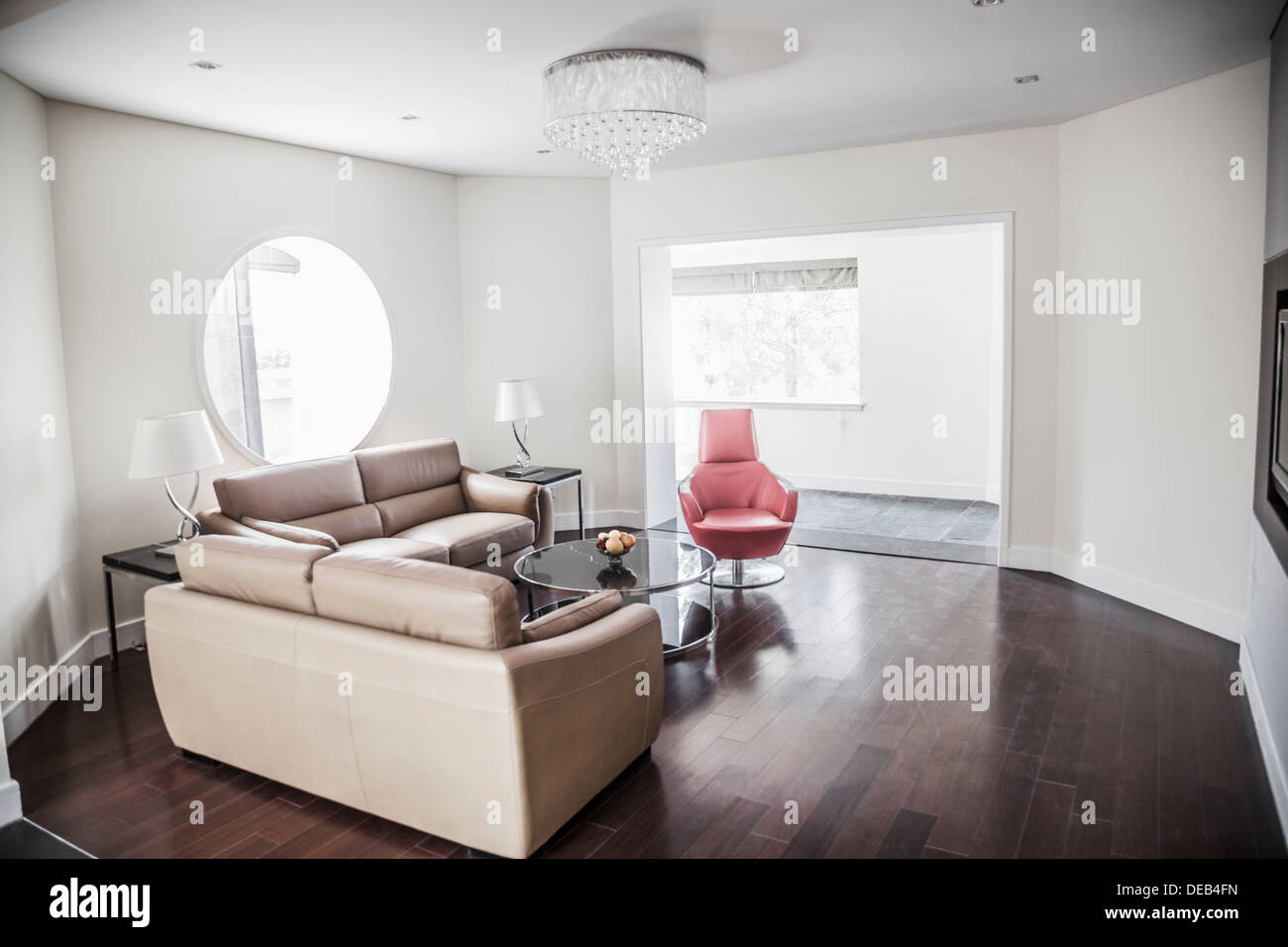 Modern, clean living room Stock Photo - Alamy
