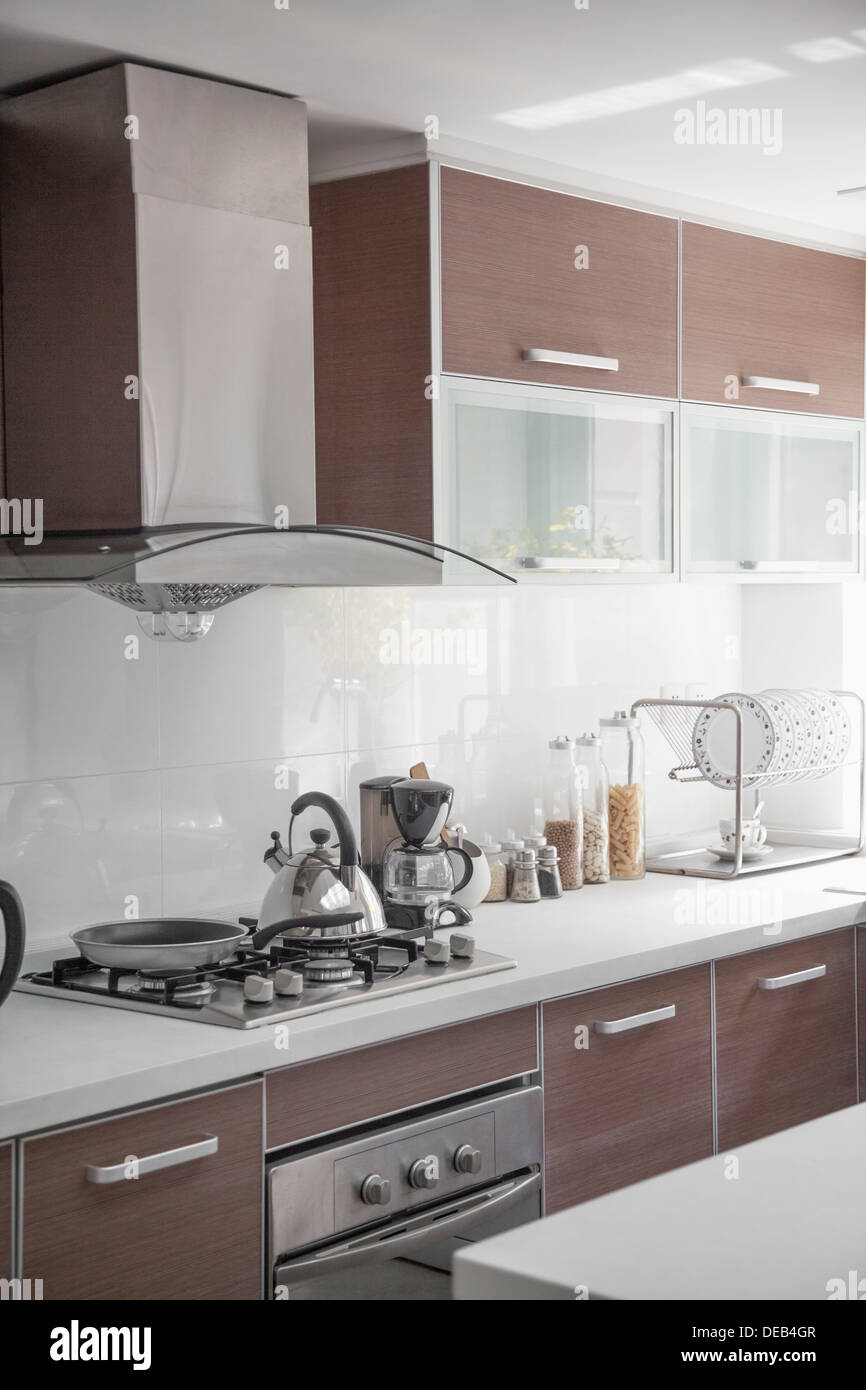 Large, open, modern kitchen Stock Photo - Alamy