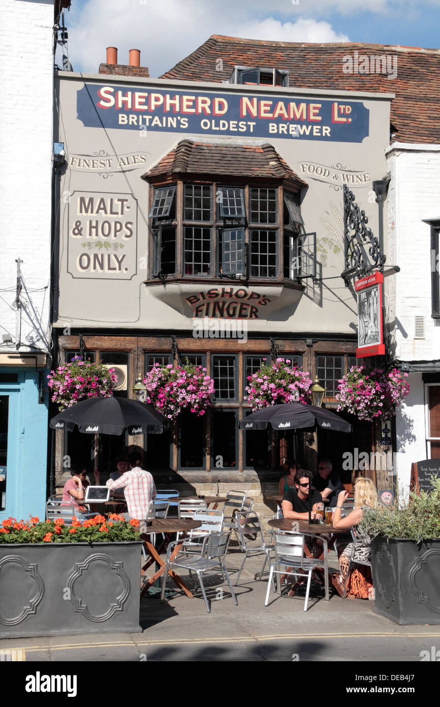 Pub sign shepherd neame hi-res stock photography and images - Alamy