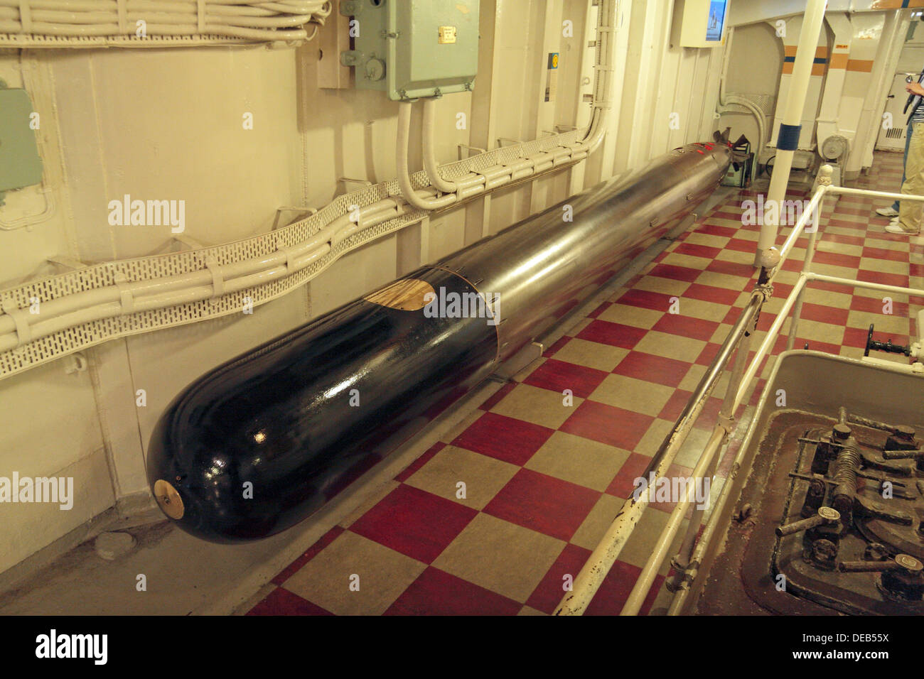 Royal navy torpedo hi-res stock photography and images - Alamy