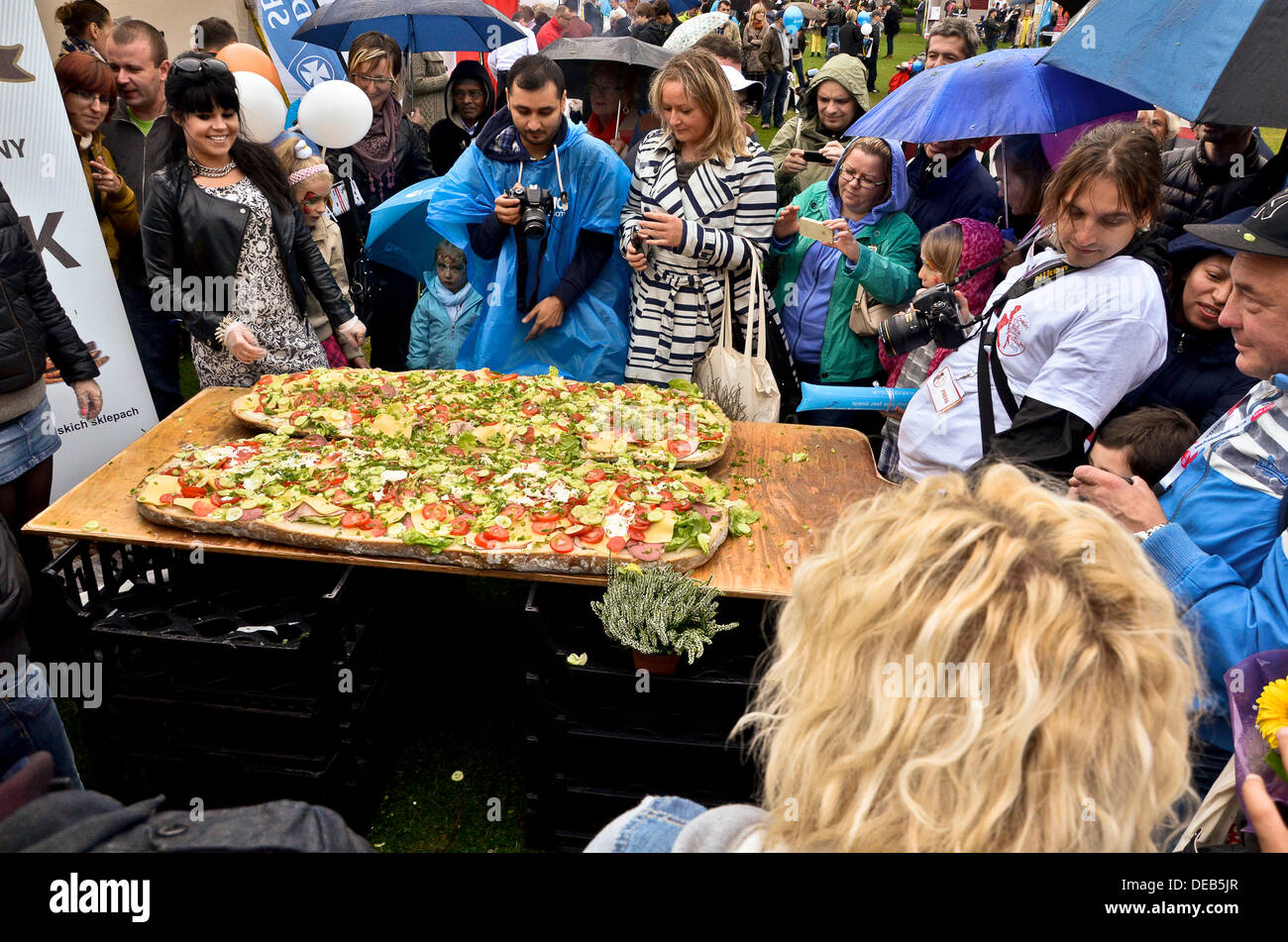 London, UK. 15th Sep, 2013. Unofficial Guinness World Record attempt at ...