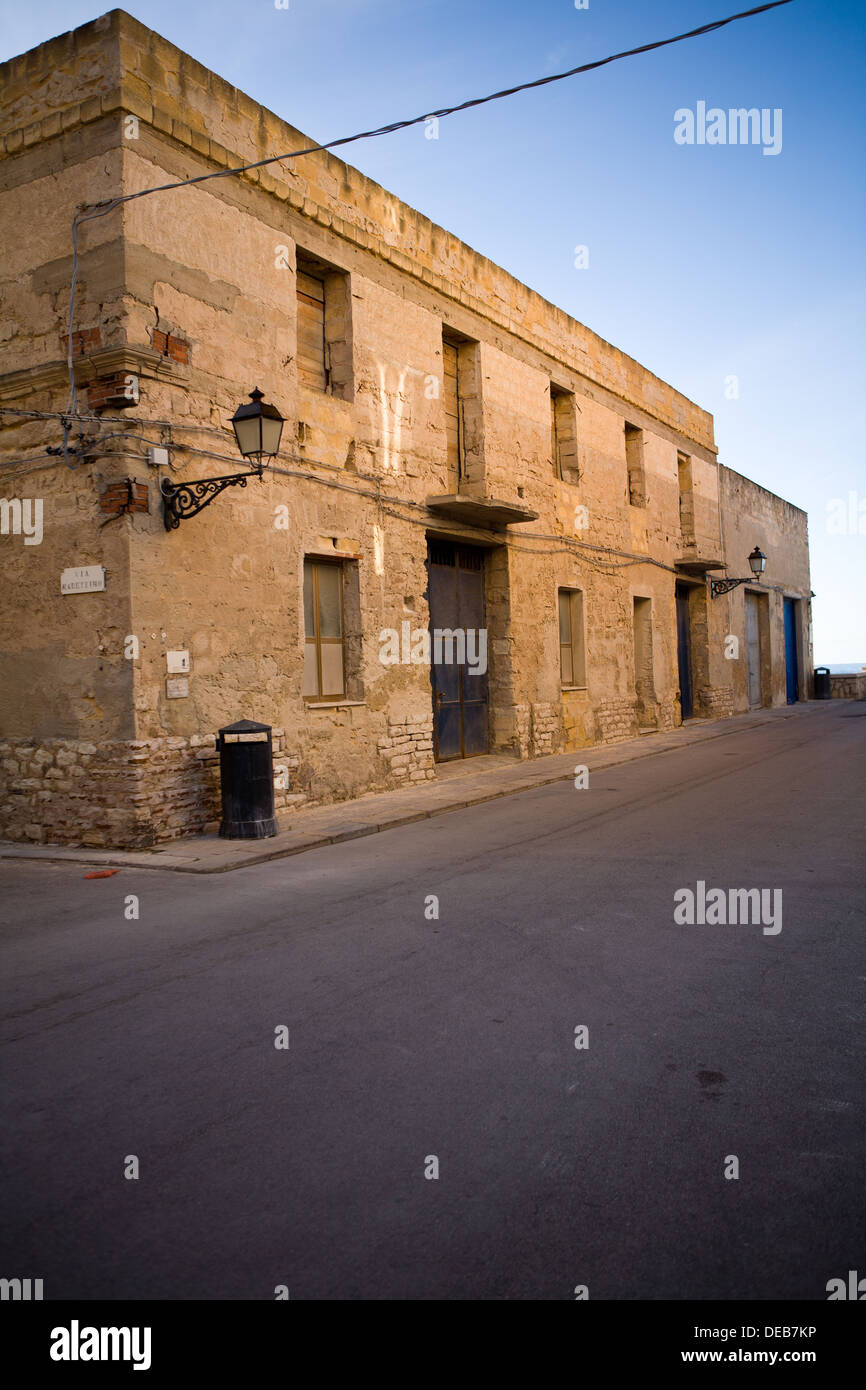 Old sicilian house exterior hi-res stock photography and images - Alamy