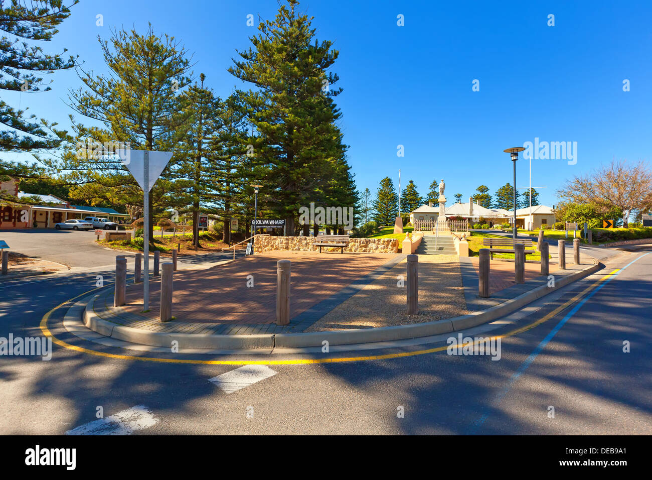 Public memorial seat hi-res stock photography and images - Alamy