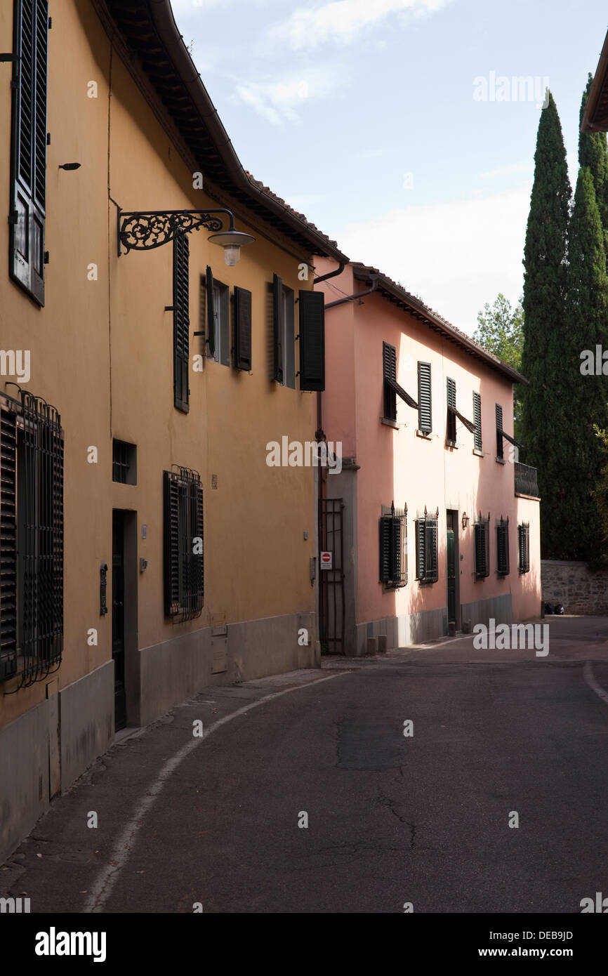 Tuscan street scene hi-res stock photography and images - Alamy