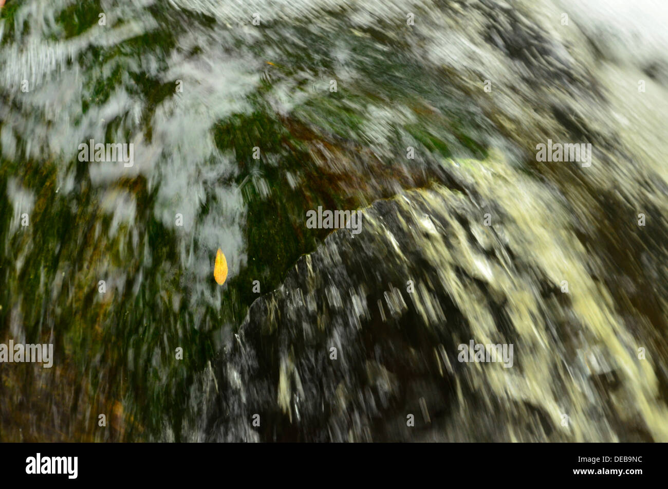 Rock water splash hi-res stock photography and images - Alamy