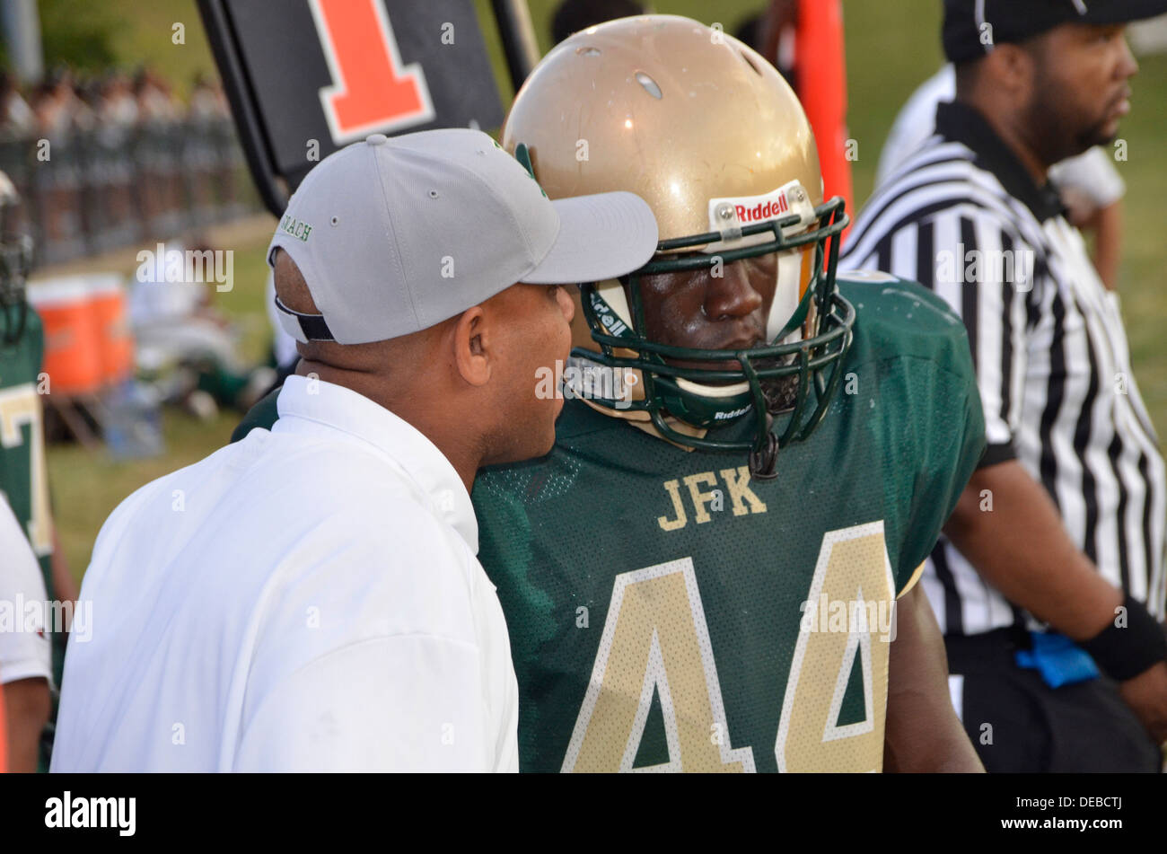 Football player and coach hi-res stock photography and images - Alamy