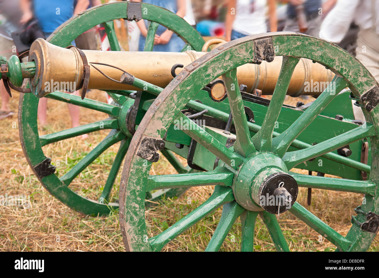 Military cannon hi-res stock photography and images - Alamy