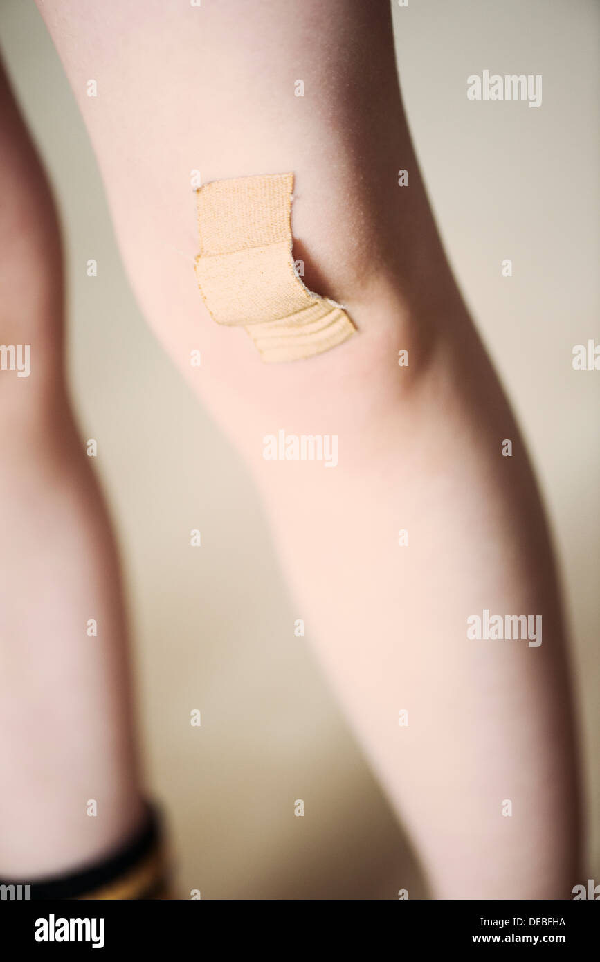 Bandaid child hi-res stock photography and images - Alamy