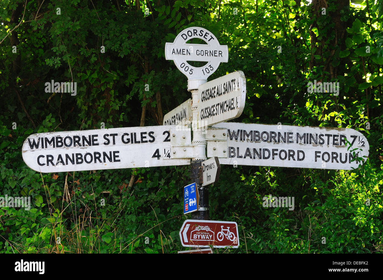 A traditional Dorset fingerpost at Amen Corner UK Stock Photo - Alamy