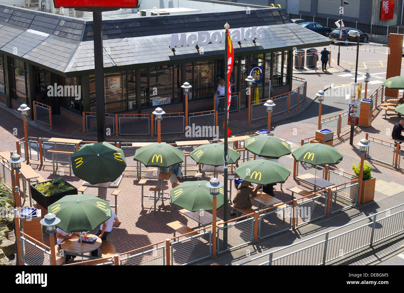 McDonalds Restaurant at Brighton Marina. Showing outside seating area ...