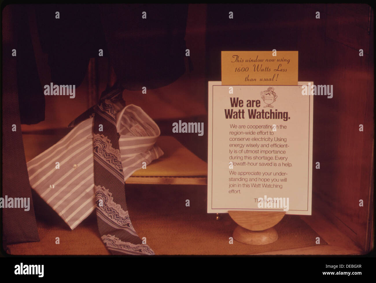 SIGN IN A DOWNTOWN PORTLAND BUSINESS WINDOW NOTES THAT WITH DISPLAY ...