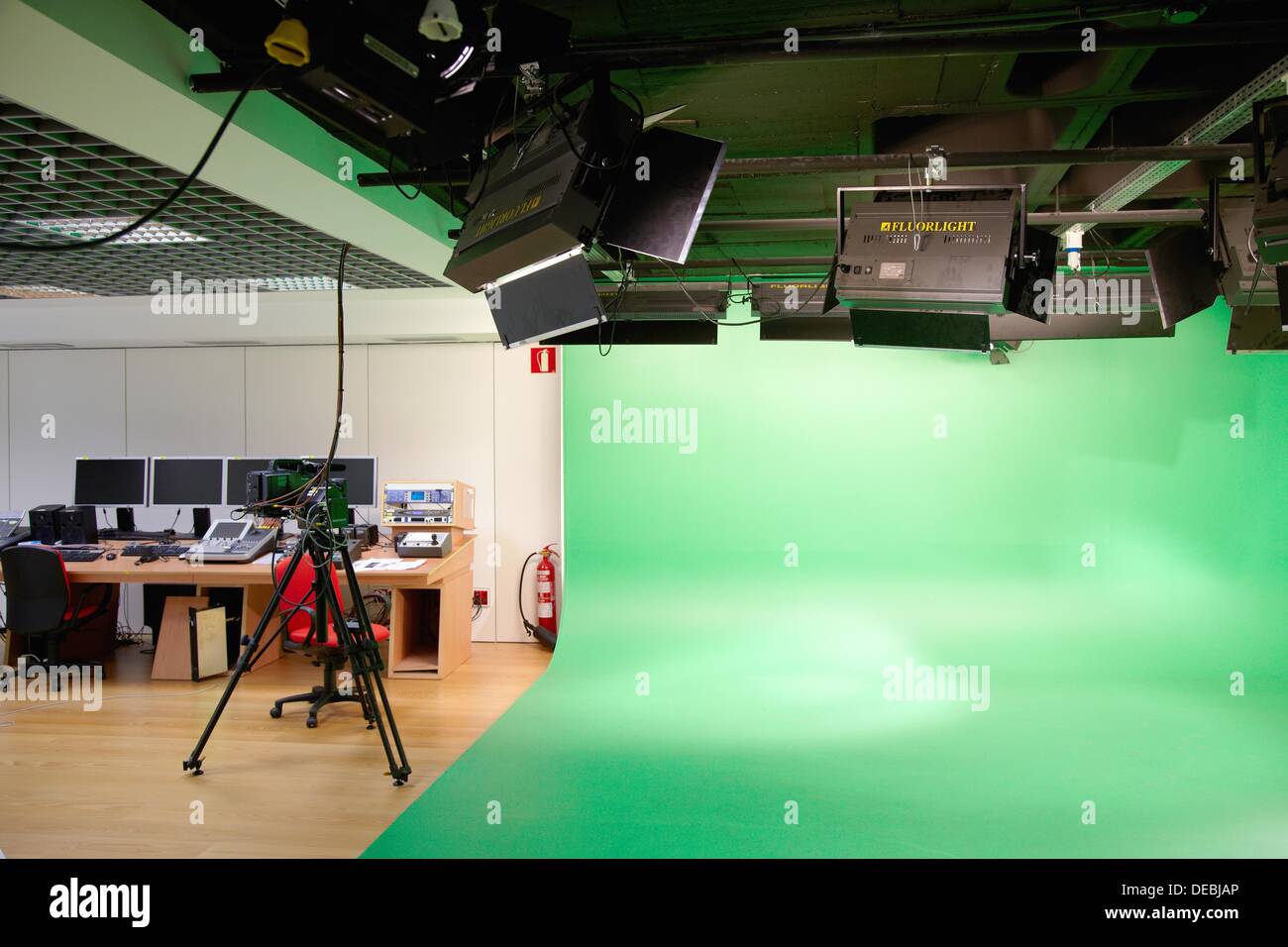 Green screen set hi-res stock photography and images - Alamy